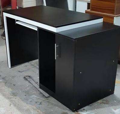 Smart Computer Table A Stylish Addition to Your Workspace